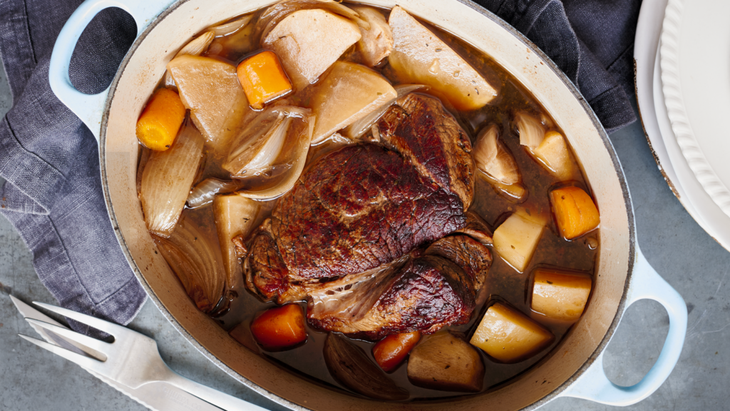 Rich Beef Dripping Gravy - OXO